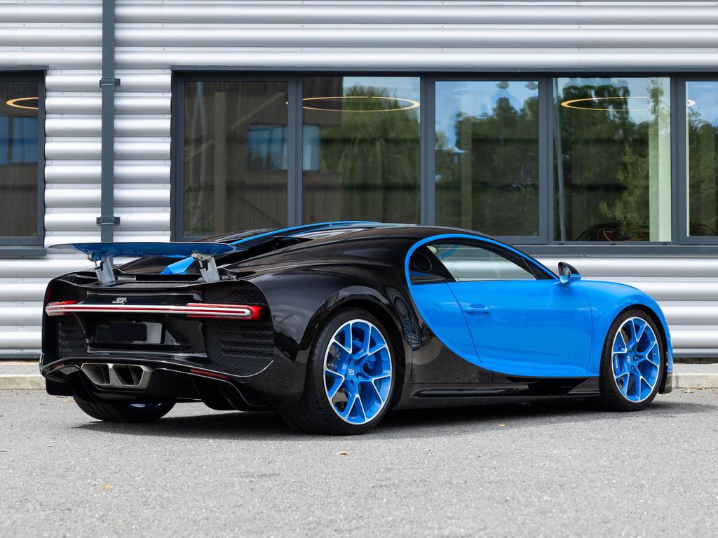 Bugatti Chiron Hire UK | Kroovel Hypercar Rental