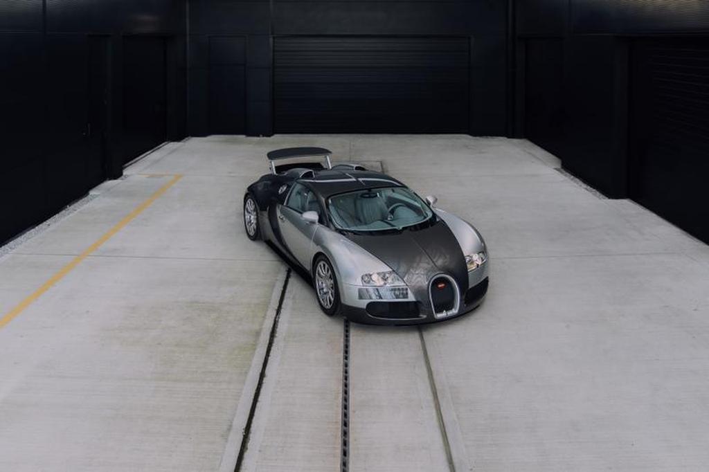 Bugatti Veyron Hypercar Hire | Self-Drive & Chauffeured | Kroovel UK