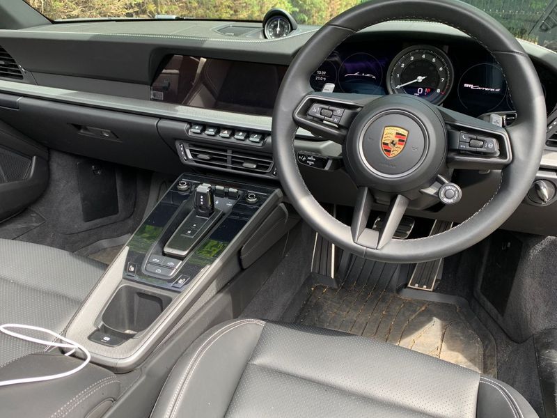 Porsche 911 Hire UK | Self-Drive & Chauffeur Services - Kroovel